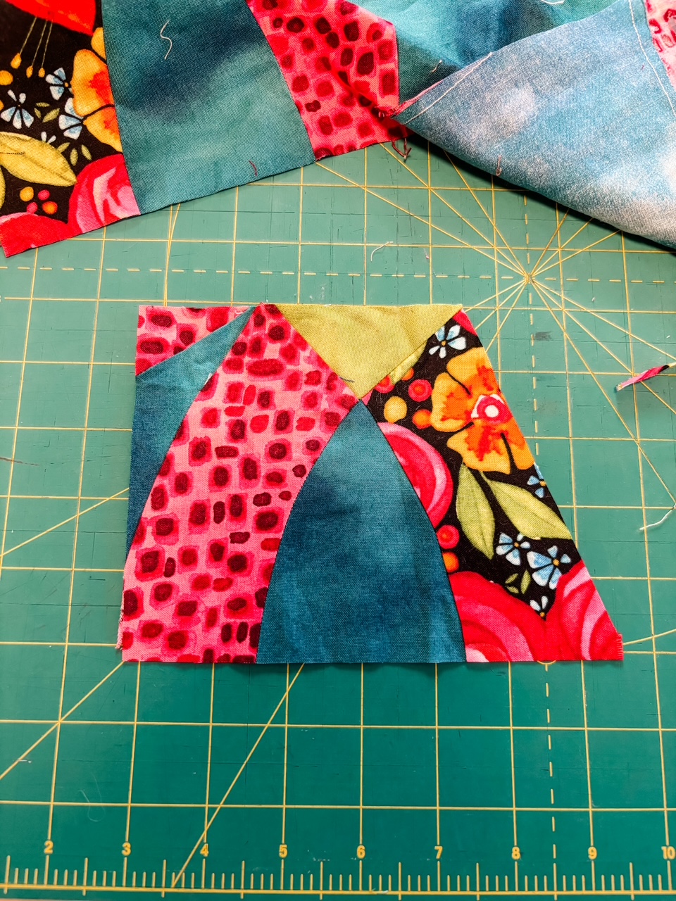 Crumb Piecing Quilting with Fabric Scraps - Marie Bostwick